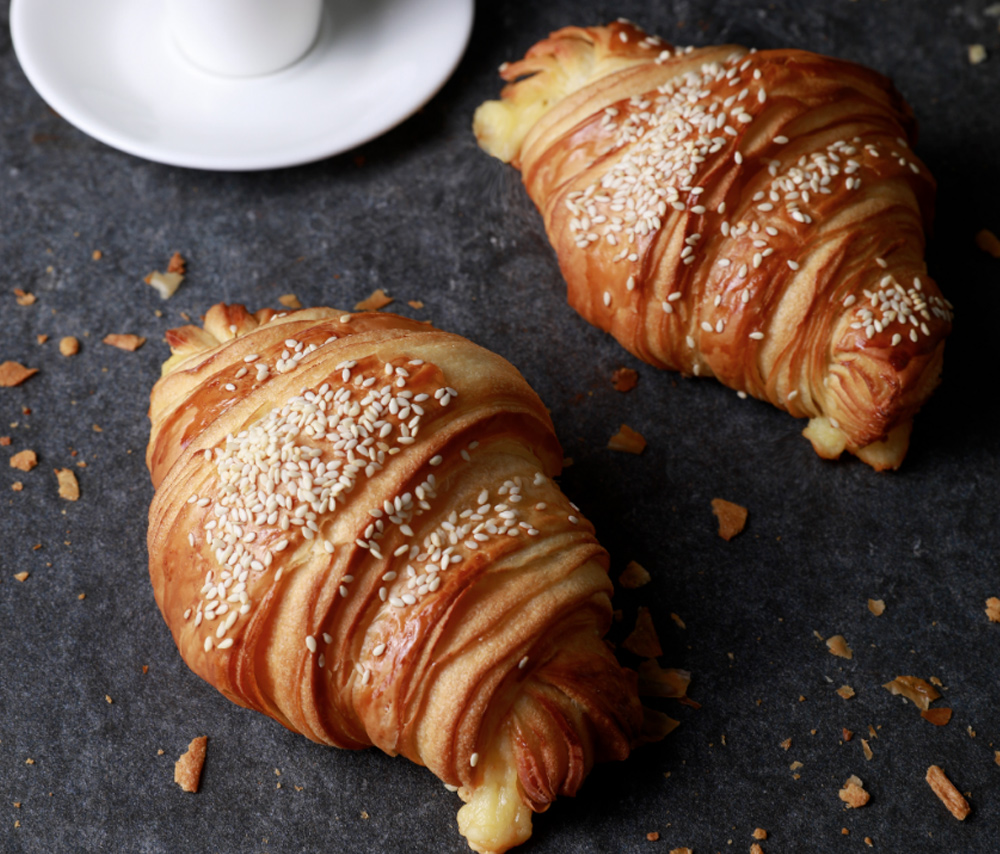 Կրուասան գաուդա պանրով Local's by Baguettes